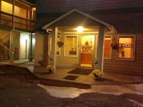 Otel Town House Inn, Oneonta, foto