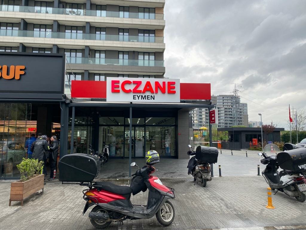 Eczaneler Eymen Eczanesi, İstanbul, foto