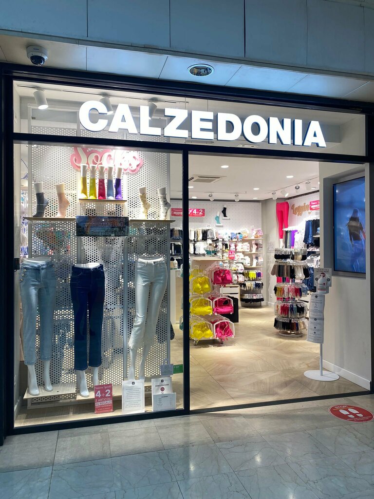 Giyim mağazası Calzedonia, Sardunya, foto
