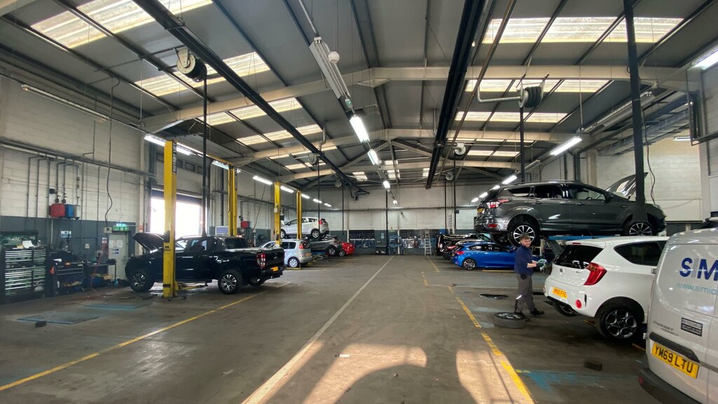 Otomobil satış galerileri Evans Halshaw Ford Ashton under Lyne, İngiltere, foto