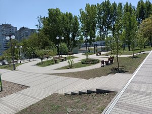 сквер Солнечный (Transnistria, Bender, skver Solnechny), kültür ve eğlence parkları  Bender'den