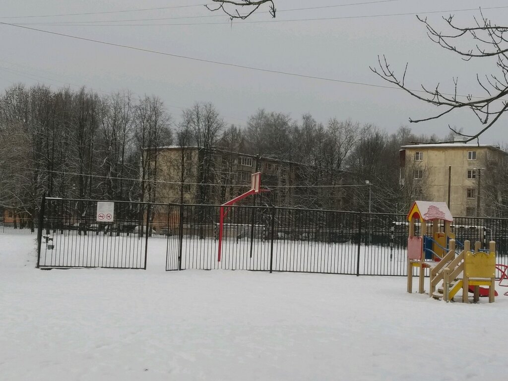 Spor alanı Школьный стадион, Saint‑Petersburg, foto