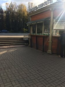Keb House & Good Coffee (Privokzalnaya ploshchad No:1, Pavlovsk), kafe  Pavlovsk'tan