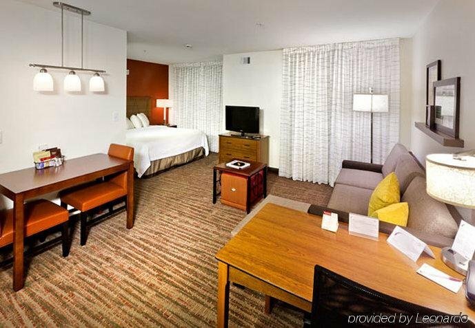 Otel Residence Inn by Marriott Corona Riverside, Corona, foto