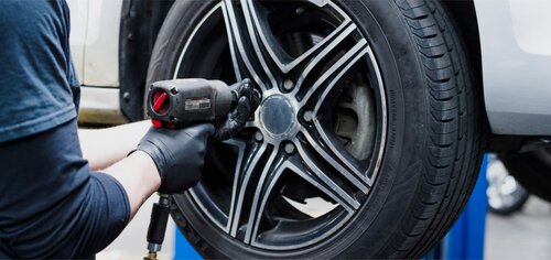 Otomobil servisi Böni Garage AG, Glarus, foto