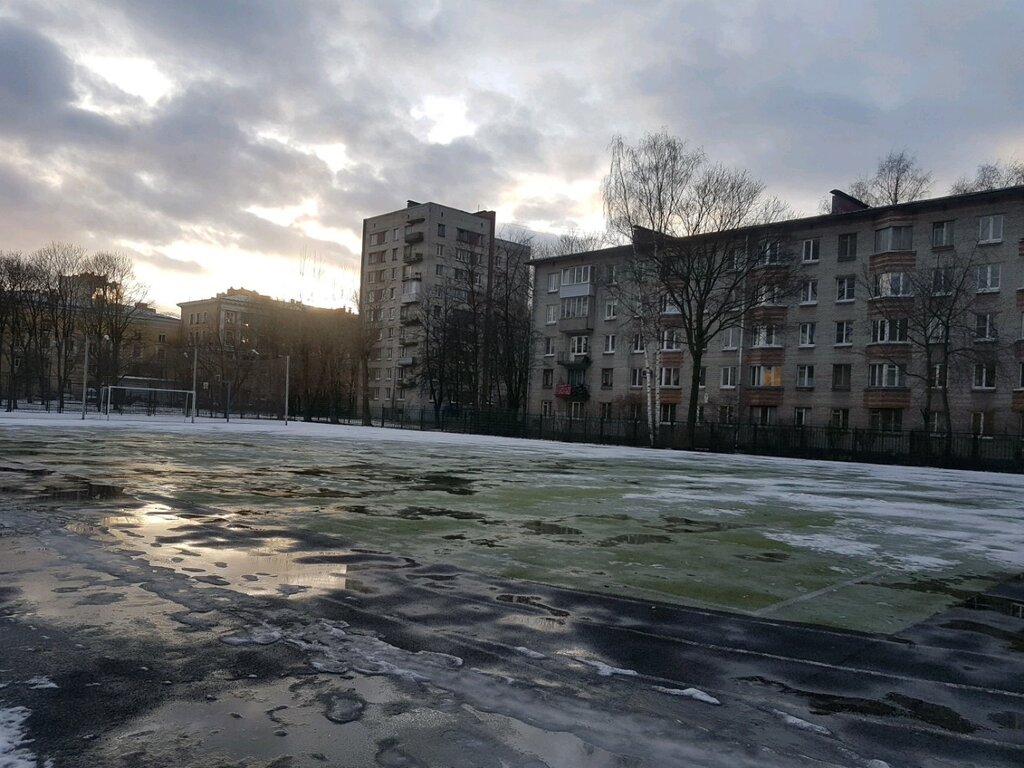 Spor alanı Стадион школы № 493, Saint‑Petersburg, foto