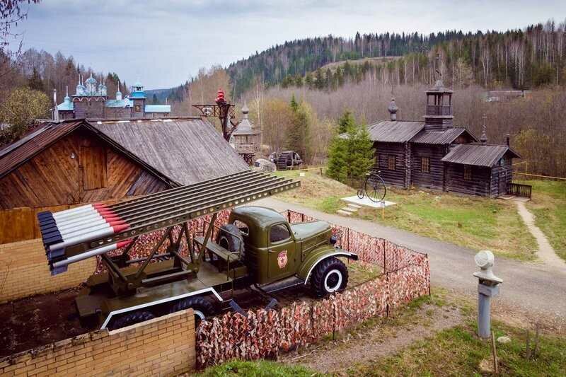 Anıt, heykel Бюст Аркадия Петровича Гайдара, Çusovoy, foto