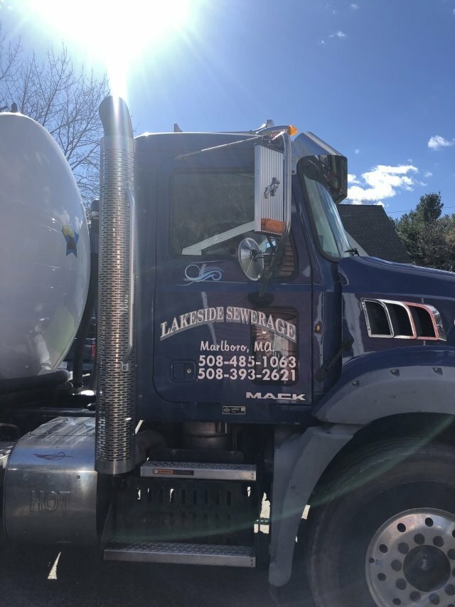 Sıhhi tesisat hizmetleri Lakeside Sewerage Service Inc, Massachusetts, foto