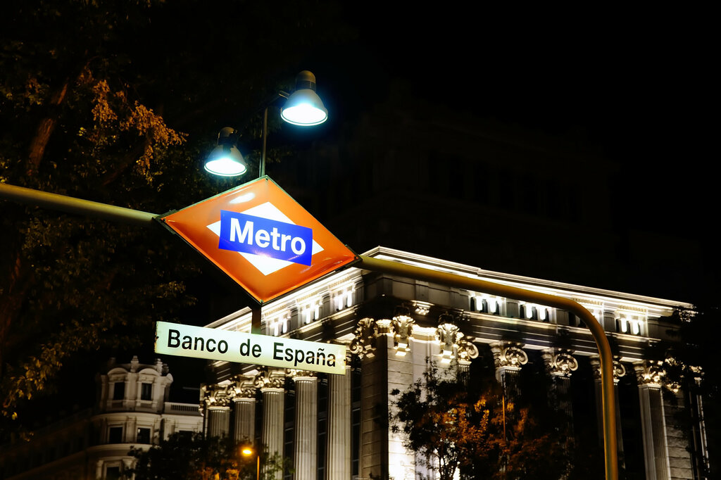 Metro istasyonu Estación de Banco de España, Madrid, foto