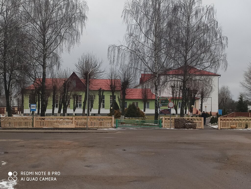 Ortaokul Srednyaya shkola № 2 s Litseyskimi i Gimnazicheskimi Klassami, Bialynichy, foto