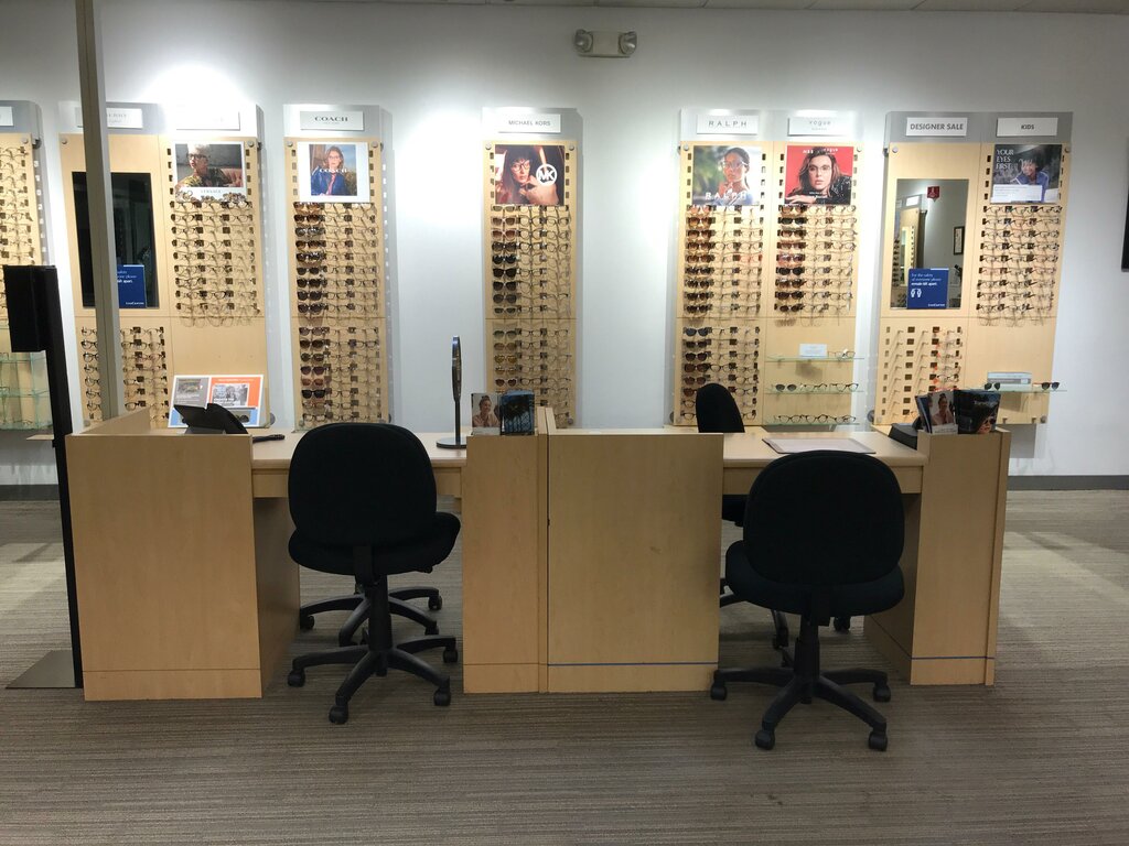 Giyim mağazası LensCrafters, Massachusetts, foto