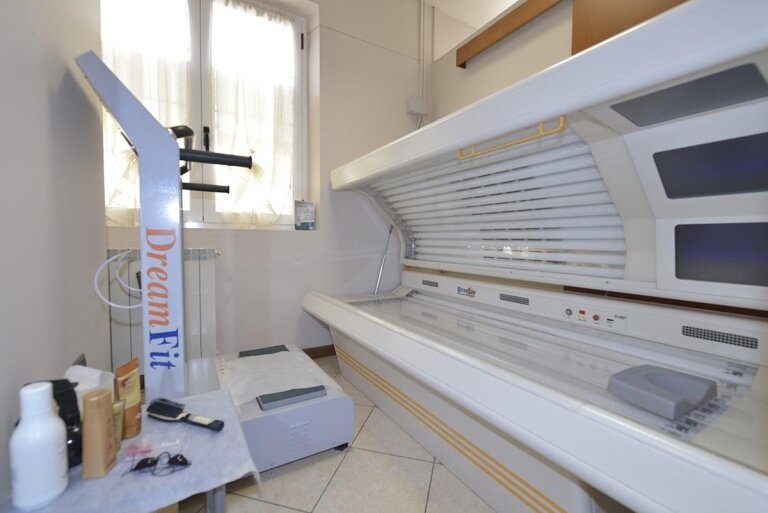 Güzellik salonu Estetica e Abbronzatura Jolie, Lombardiya, foto