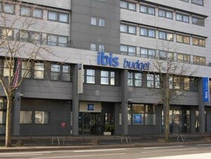 ibis budget Tours Centre Gare (Centre-Val de Loire, Indre-et-Loire, Arrondissement de Tours, Tours, Rue Édouard Vaillant, 26), otel  Tours'dan