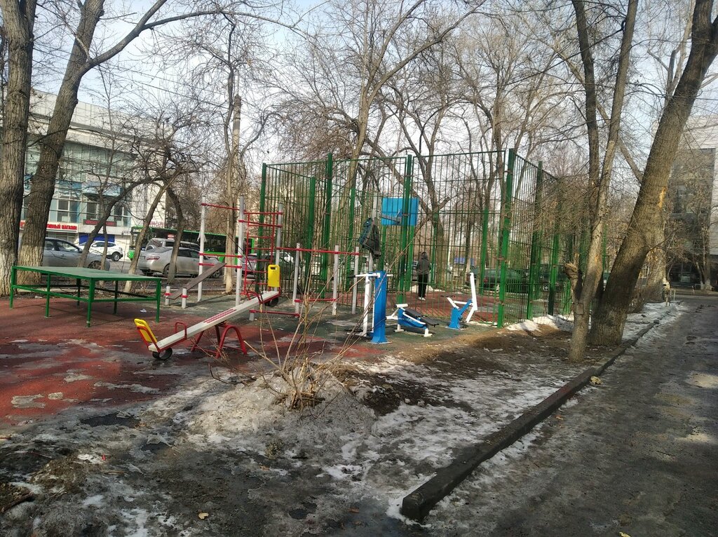 Spor alanı Basketball Court, Almatı, foto