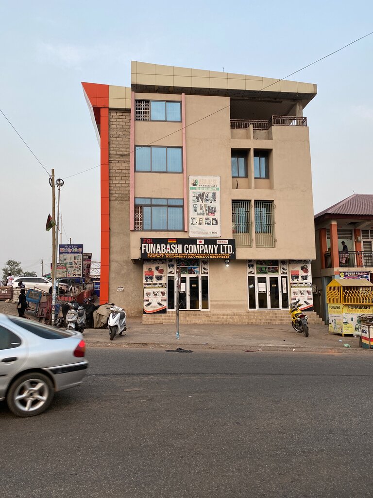 Otomobil yedek parçaları Funabashi Company Ltd, Kumasi, foto