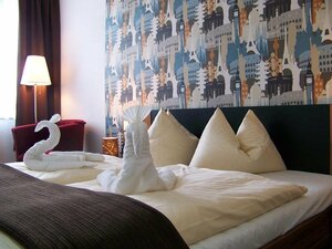 Boulevardhotel Sangerstadt (Brandenburg, Elbe-Elster, Finsterwalde, Markt), otel  Finsterwalde'den