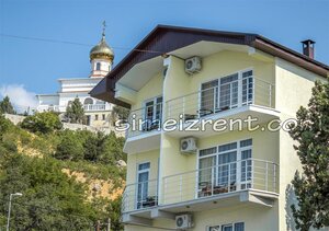 Gostevoy dom Solnechny (Советская улица No:60Б, посёлок городского типа Симеиз), otel  Kırım Cumhuriyeti'nden