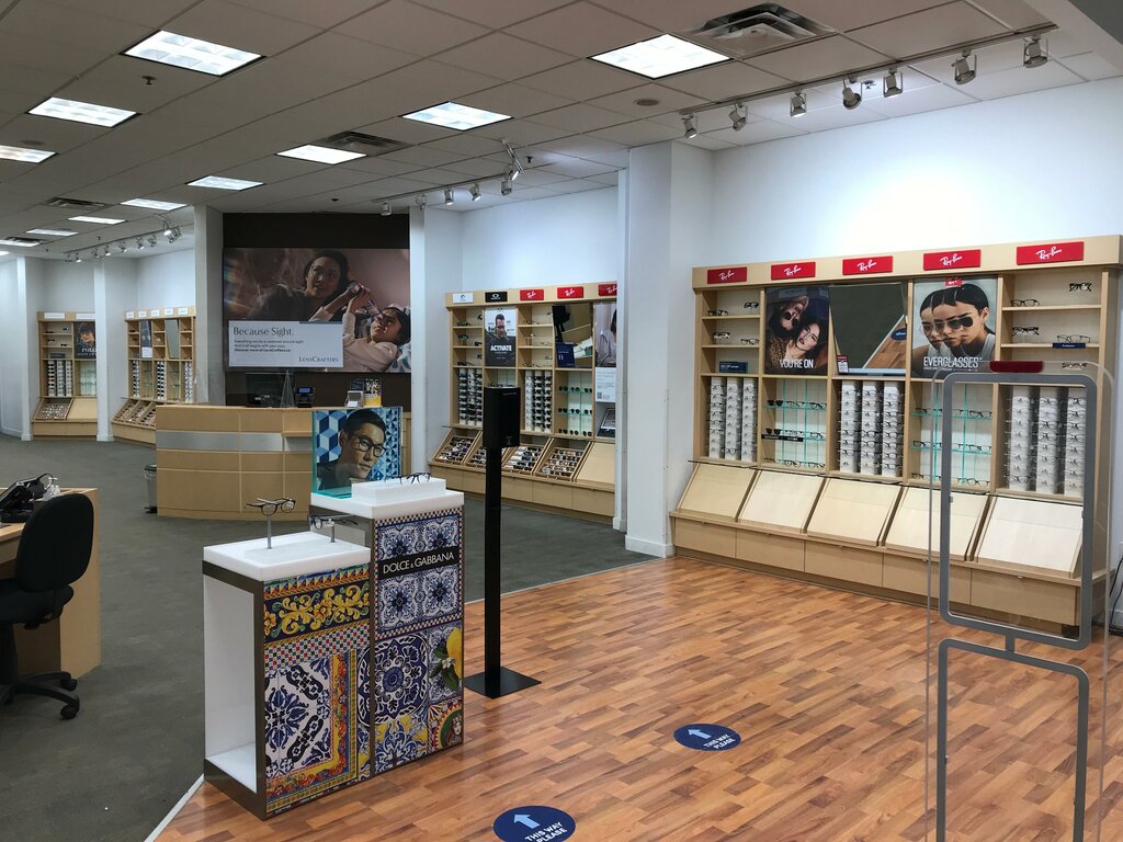 Giyim mağazası LensCrafters, Ontario, foto