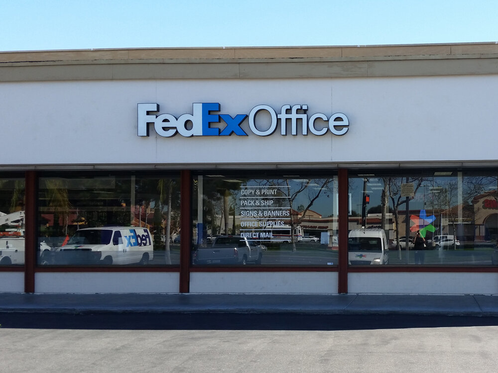 Fotokopi dükkanları FedEx Office Print & Ship Center, Santa Ana, foto