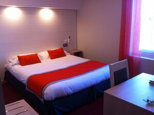 Eliotel (Auvergne-Rhône-Alpes, Puy-de-Dôme, Arrondissement de Thiers, Peschadoires, Route de Maringues), otel
