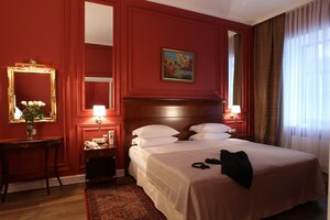 Leopolis (Театральна вулиця No:16, Львів), otel  Lviv'den