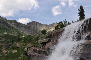Водопад Тушканчик (Krasnoyarsk Territory, Ermakovskiy District, Aradanskiy selsovet, reka Tushkanchik), şelale  Krasnoyarski krayından