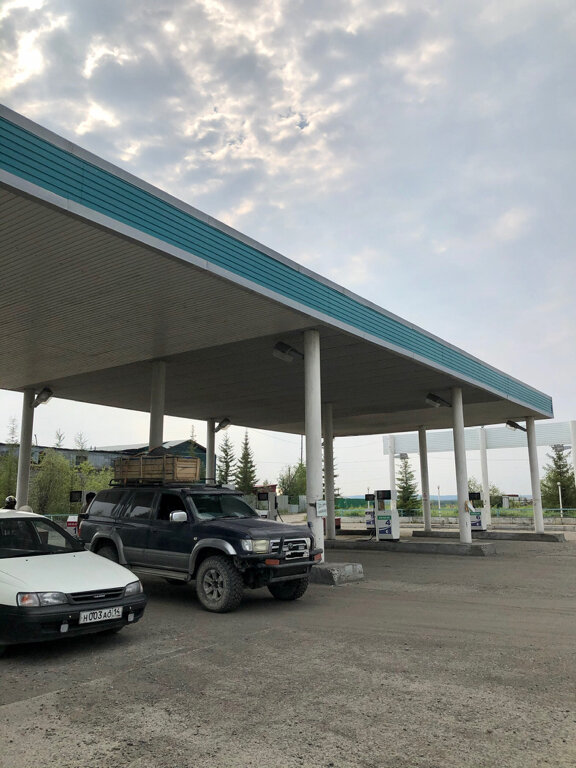 Benzin istasyonu AZS № 24 Sakhaneftegazsbyt, Saha Cumhuriyeti (Yakutistan), foto