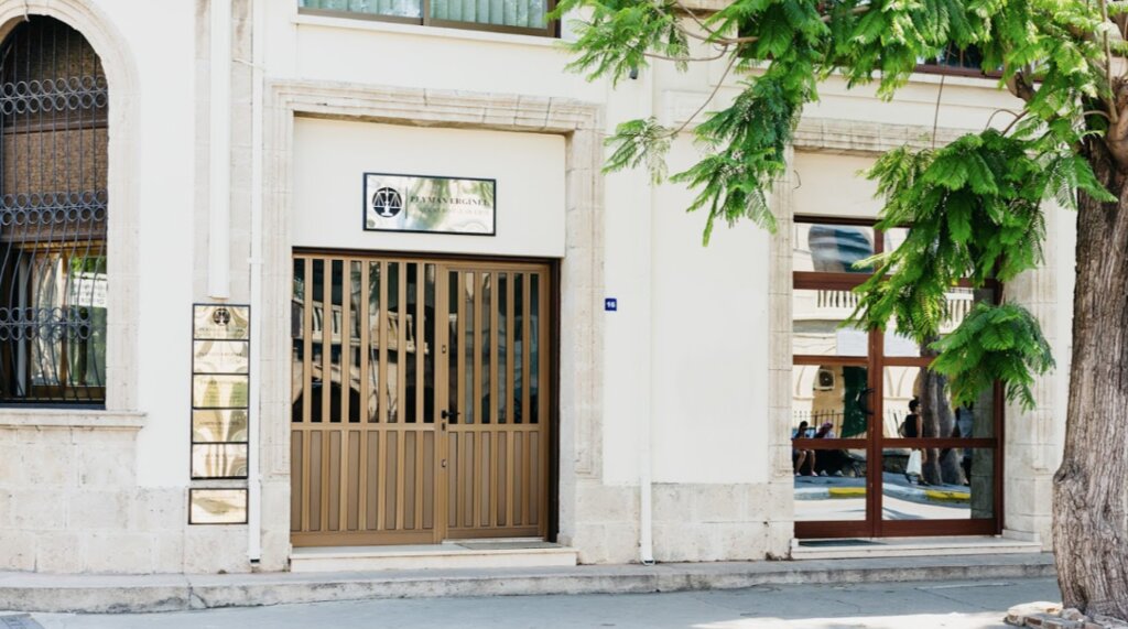 Avukatlar Адвокаты, Girne, foto