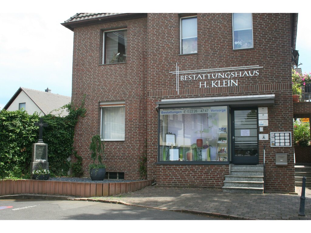 Krematoryumlar Bestattungshaus H. Klein, Rheinbach, foto