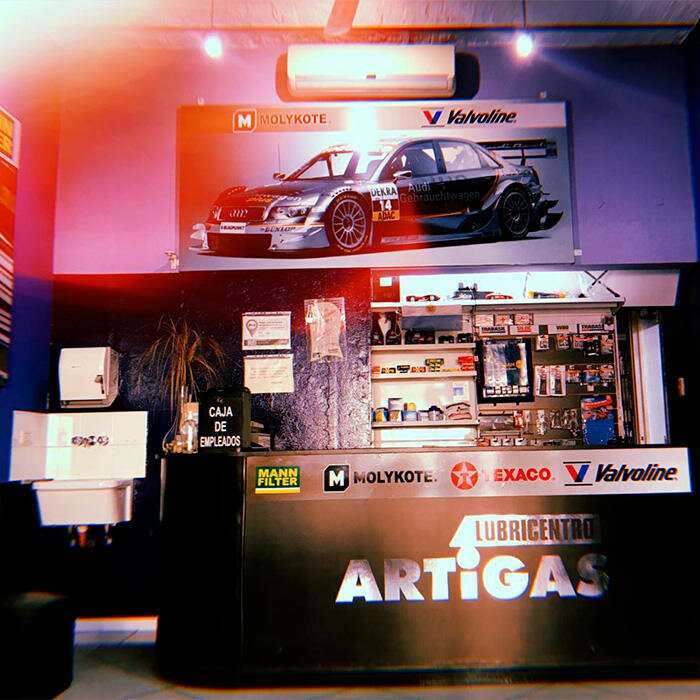 Express yağ değişim noktası Lubricentro Artigas, Buenos Aires, foto