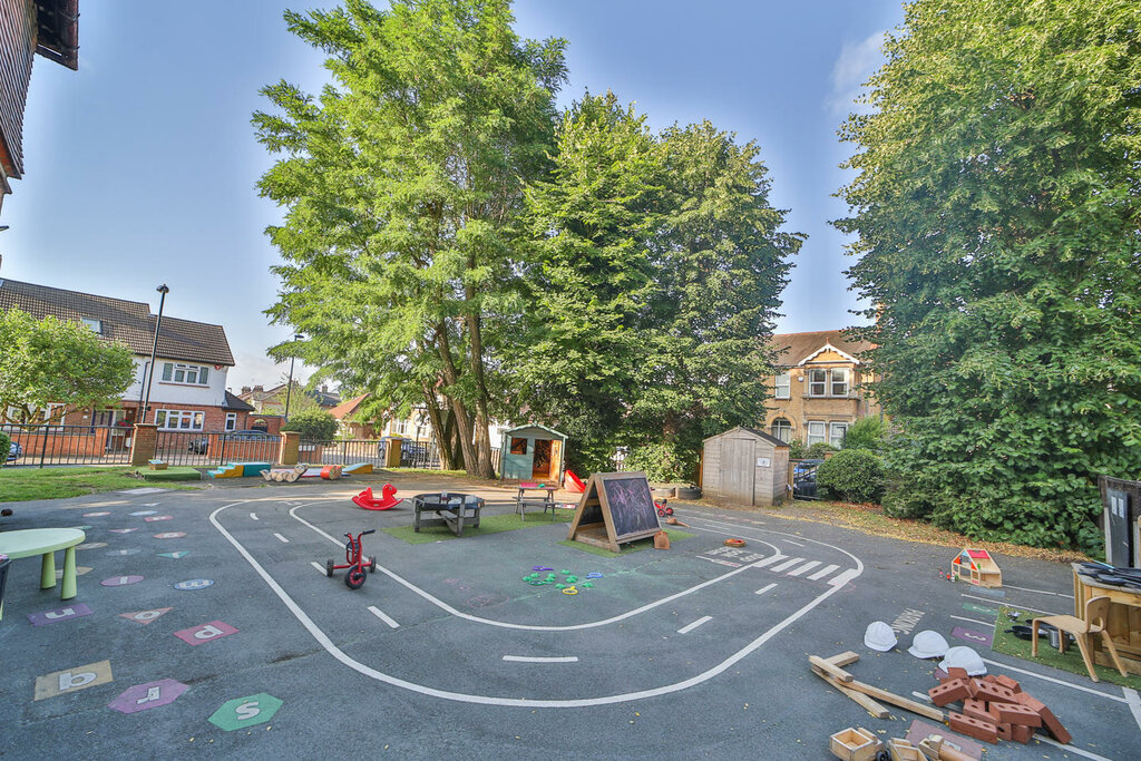Ortaokul Bright Horizons Enfield Hilly Fields Day Nursery and Preschool, Londra, foto