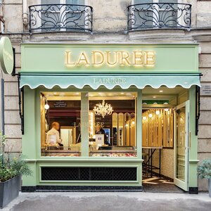 Ladurée (Rue Montorgueil No:15), pasta, şekerleme ve tatlı  Paris'ten