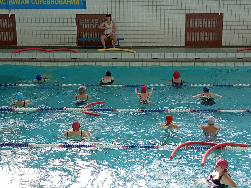 Çok amaçlı spor tesisleri Basseyn Gomelsteklo, Gomel, foto