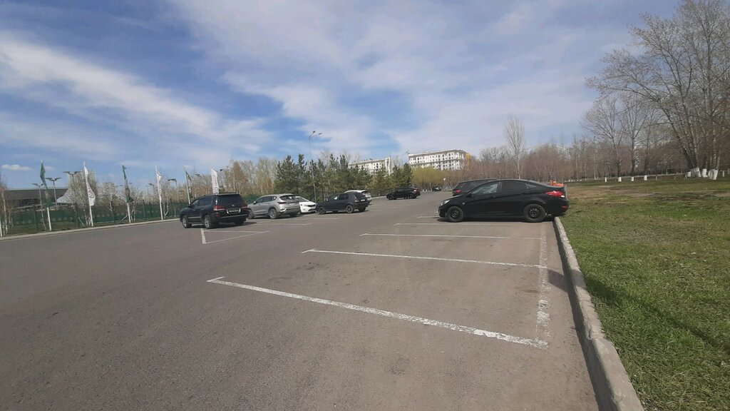 Otoparklar Parking lot, Astana, foto