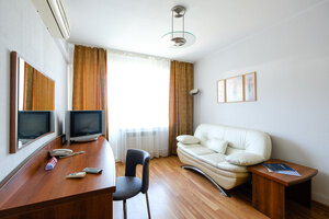 Sputnik (Belinskogo Street No:15), otel  Tomsk'tan