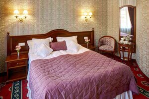 Atlas Deluxe (prospekt Tarasa Shevchenka No:27, Lviv), otel  Lviv'den