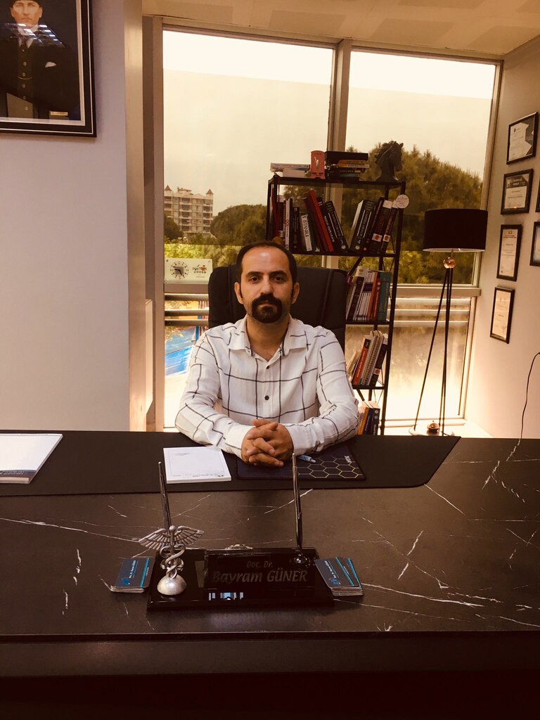 Üroloji merkezi Üroloji Uzmanı Doç. Dr. Bayram Güner, Edremit, foto
