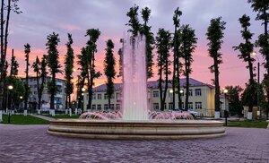 Fountain (Kaluga Region, Kirov, alleya trudovoy slavy AO Kirovskaya keramika), çeşme  Kirov'dan