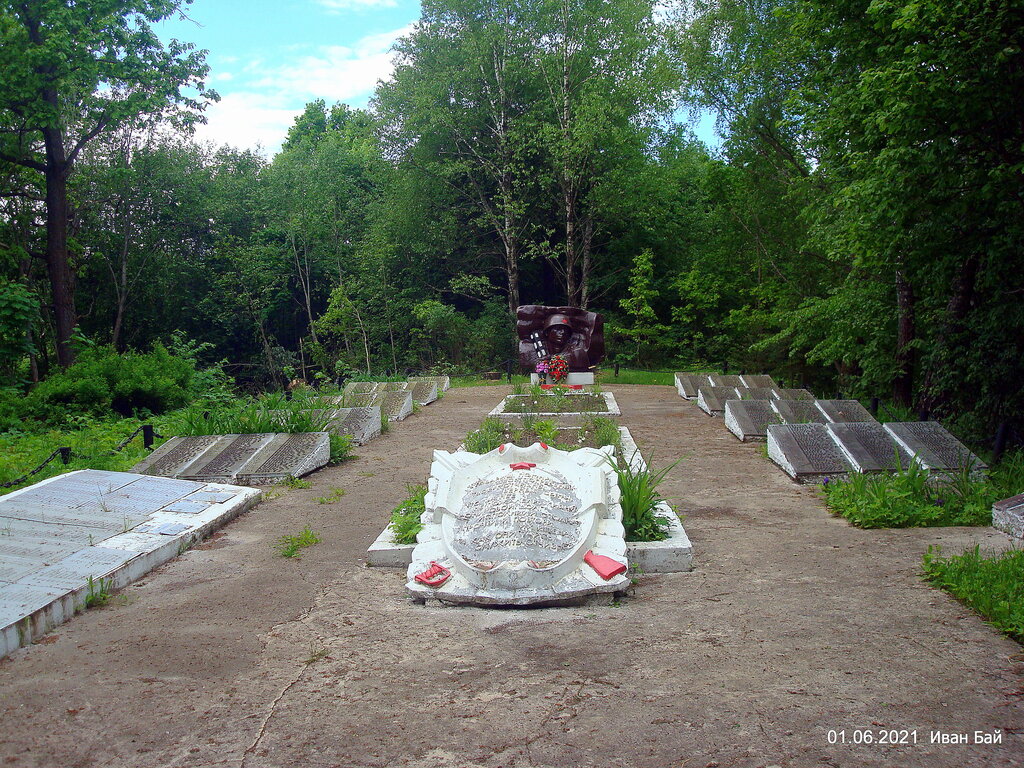 Anıt, heykel Братская могила, Vitebskaya oblastı, foto