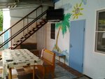 Gostevoy dom (Stroitelnaya ulitsa No:18, selo Vityazevo), otel  Krasnodarski krayından