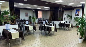 Crocus Cafe Hall (ulitsa Stepantsa No:10/5, Omsk), kafe  Omsk'tan