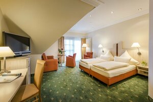 Landhotel Heimathenhof (Bavaria, Aschaffenburg, Heimathenhof, 2), otel  Bavyera'dan