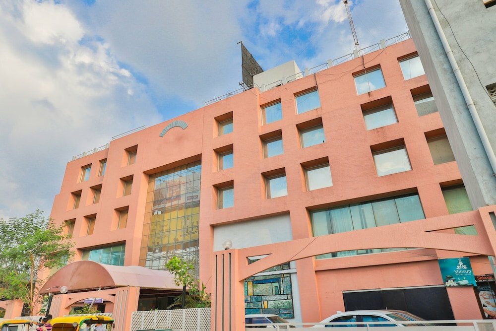 Otel Oyo 37475 Hotel Orchid, Ahmadabad, foto
