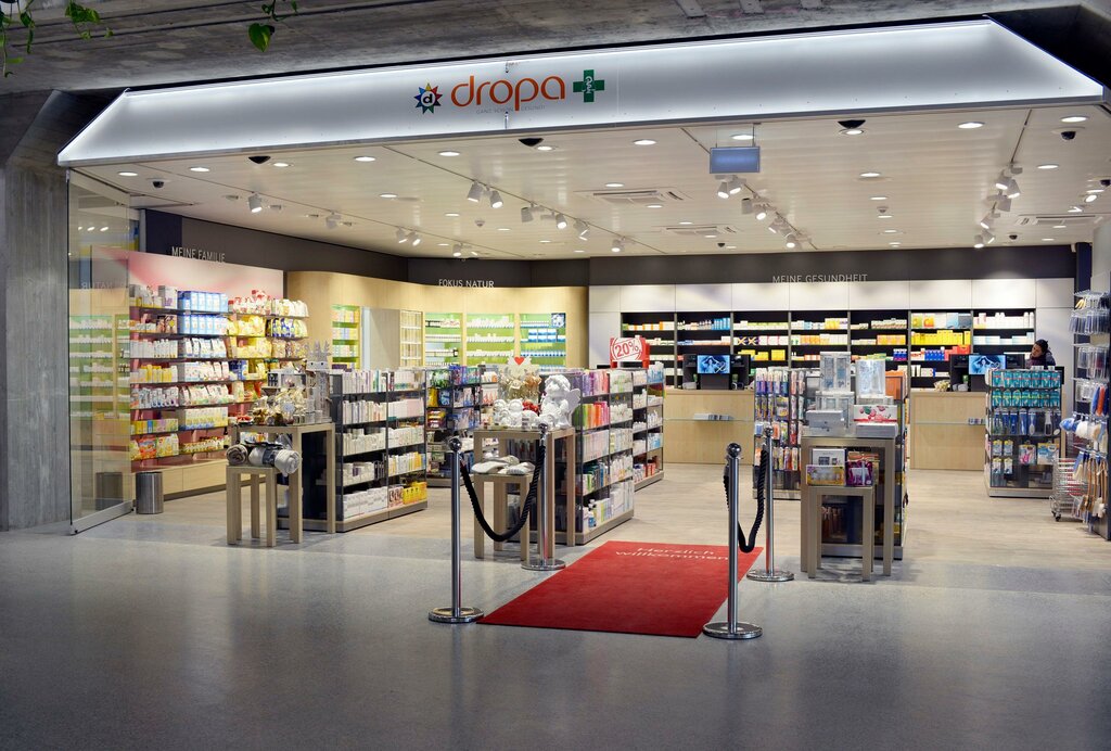 Eczaneler Dropa Drogerie Apotheke Davos, Graubunden, foto
