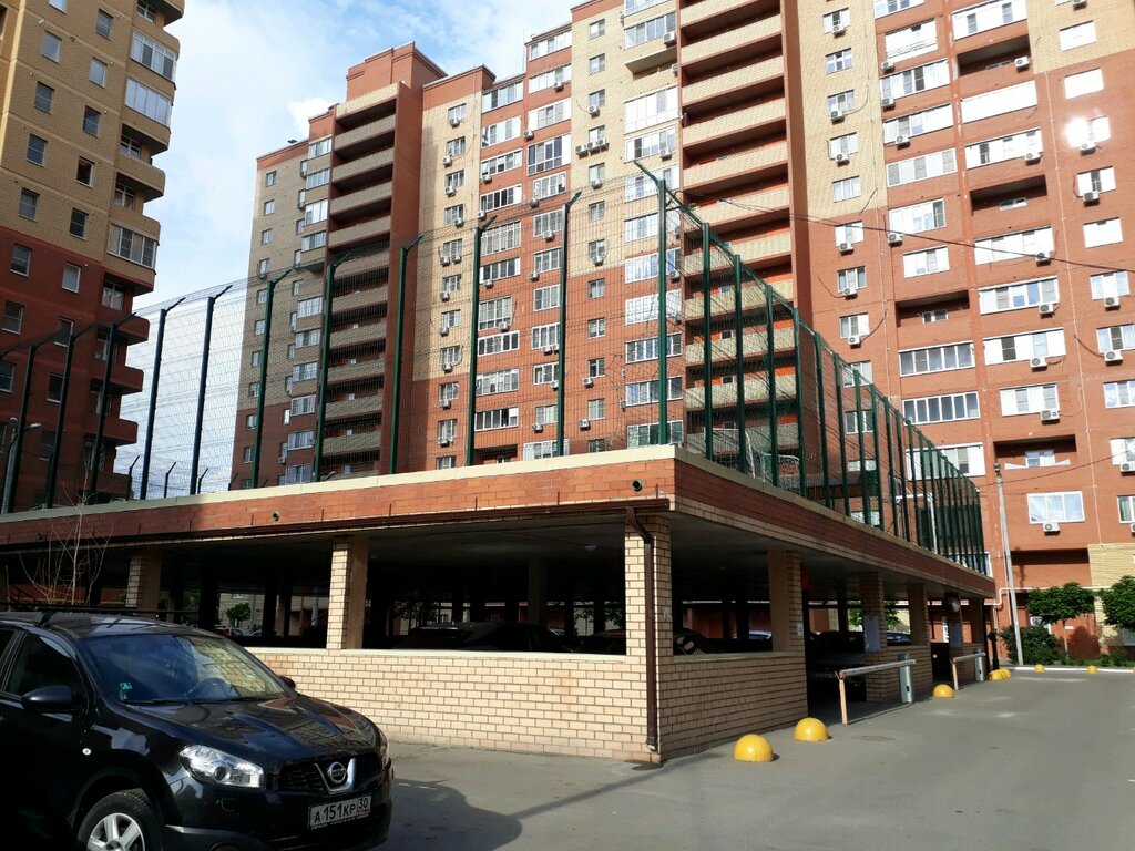 Otoparklar Автомобильная стоянка крытая, Astrahan, foto