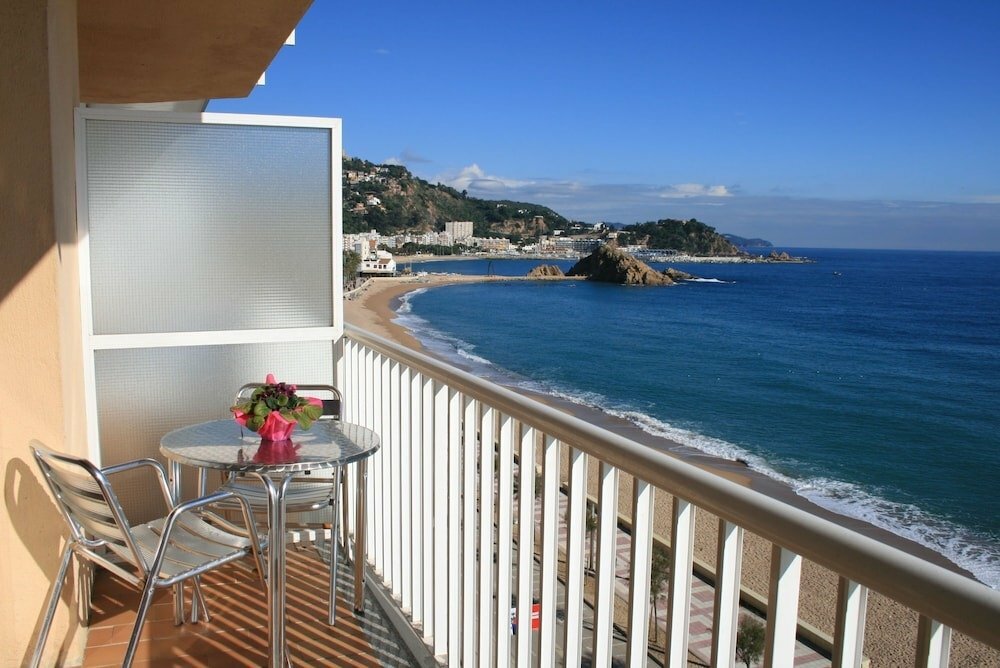 Otel Apartaments El Sorrall, Blanes, foto