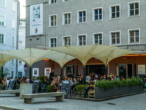 Szene Lokal (Anton-Neumayr-Platz No:2, Wals-Siezenheim, Stadt Salzburg), restoran  Salzburg'dan