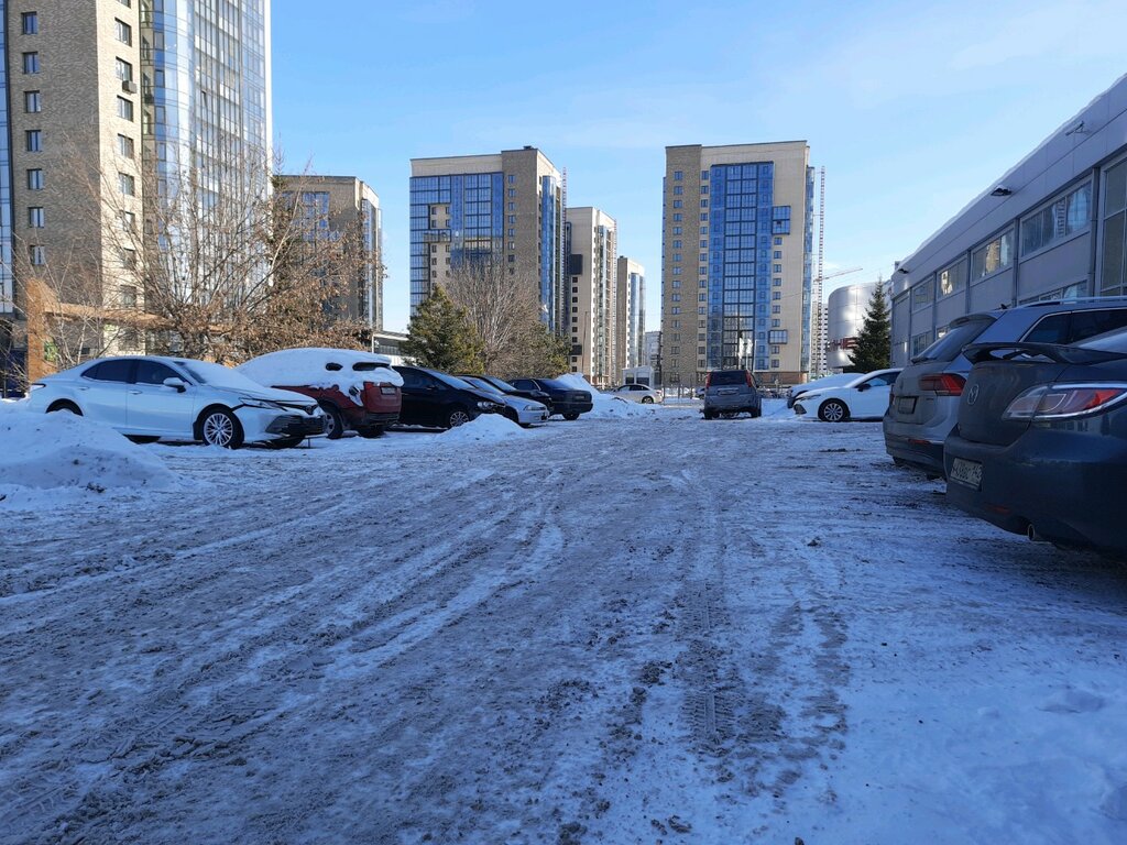 Otoparklar Парковка, Krasnoyarsk, foto