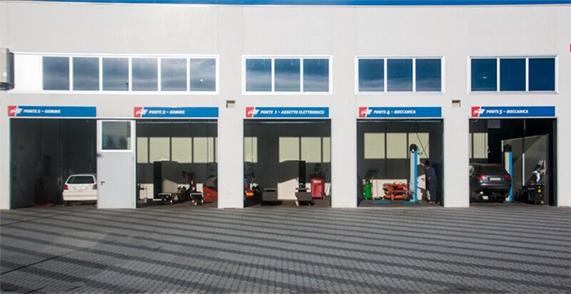 Jant ve lastikçiler Em Car Service, Piyemonte, foto