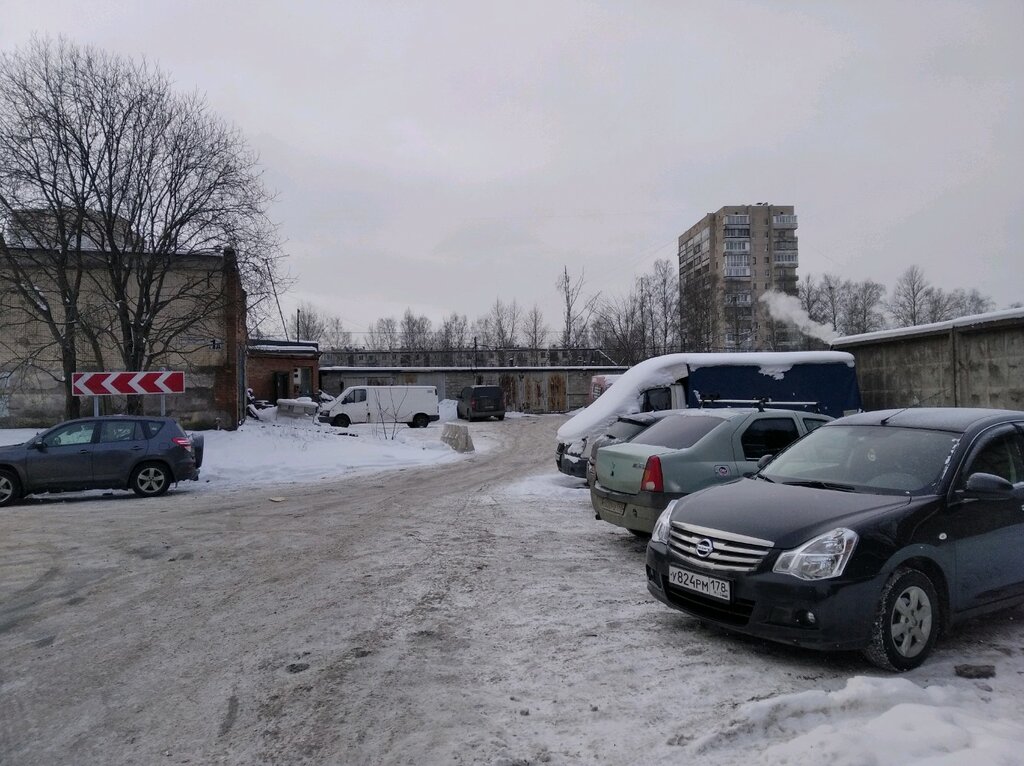 Garajlar Garazhny kompleks Piskarevsky, Saint‑Petersburg, foto